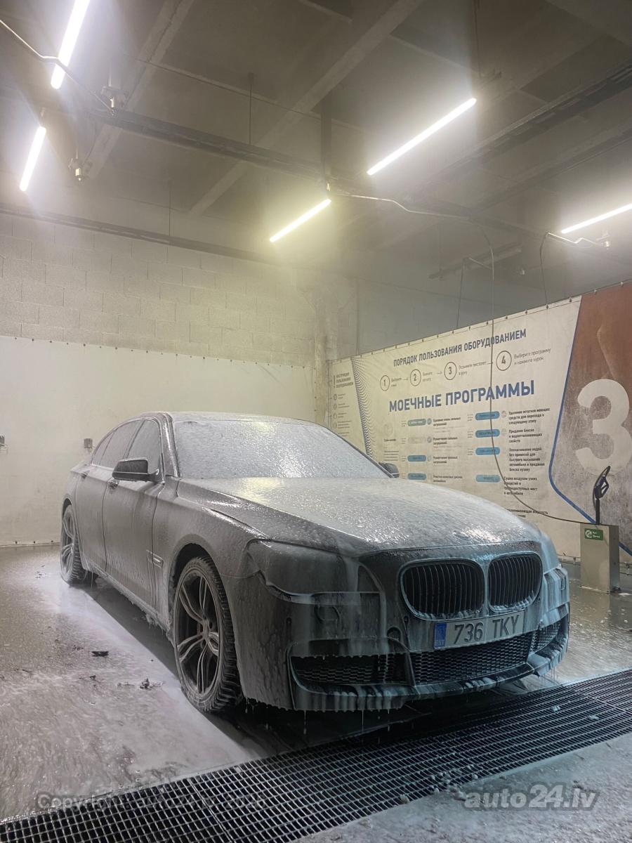 Melns BMW 7 Series 2008 Tallina, ar dzinēja tilpumu 3.00 L un nobraukumu 430 tūkst. km par 7950 €, foto 12 vietnē AUTOMOTO.COM.LV