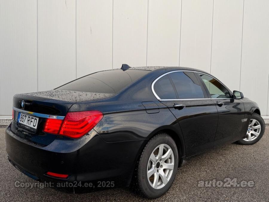Melns BMW 7 Series 2009 Tartu, ar dzinēja tilpumu 3.00 L un nobraukumu 236 tūkst. km par 11999 €, foto 3 vietnē AUTOMOTO.COM.LV