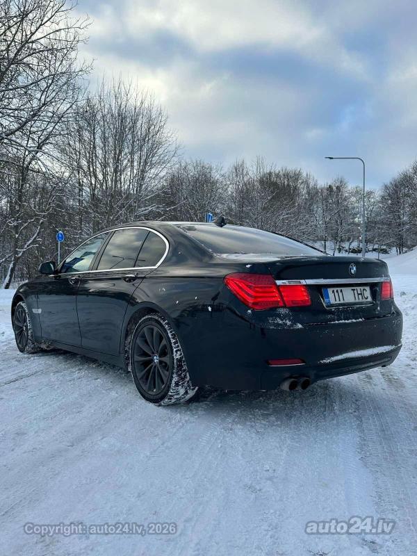 Black BMW 7 Series 2009 in Tallinn, with an engine capacity of 3.00 L and mileage of 395 thousand km for 7999 €, photo 6 on AUTOMOTO.COM.LV