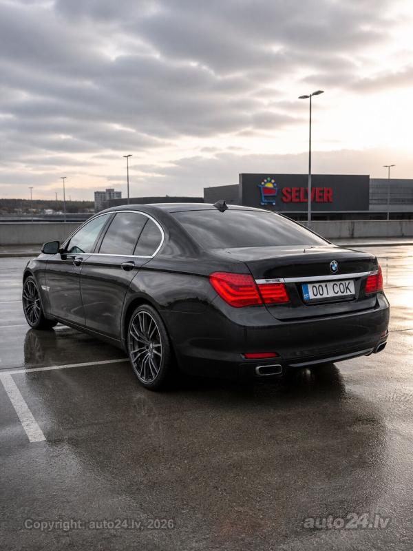 Melns BMW 7 Series 2009 Tallina, ar dzinēja tilpumu 3.00 L un nobraukumu 302 tūkst. km par 9000 €, foto 2 vietnē AUTOMOTO.COM.LV