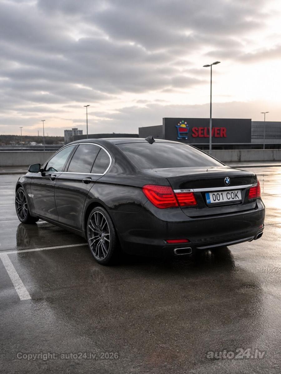 Black BMW 7 Series 2009 in Tallinn, with an engine capacity of 3.00 L and mileage of 302 thousand km for 9000 €, photo 3 on AUTOMOTO.COM.LV