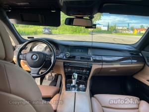 Black BMW 7 Series 2009 in Tallinn, with an engine capacity of 3.00 L and mileage of 416 thousand km for 7800 €, photo 12 on AUTOMOTO.COM.LV