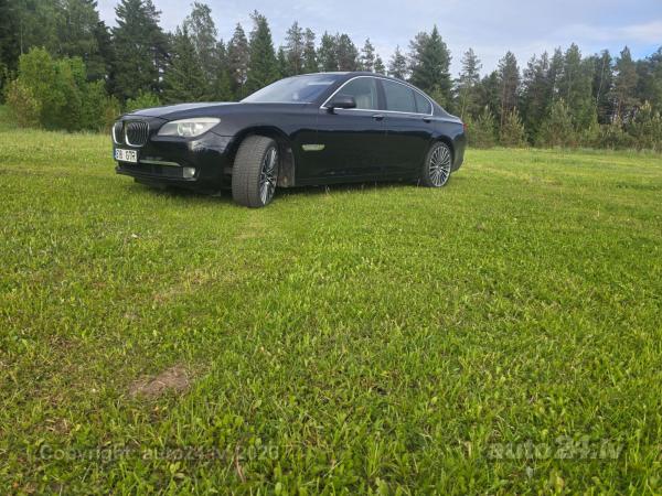 Melns BMW 7 Series 2009 Tallina, ar dzinēja tilpumu 3.00 L un nobraukumu 0 tūkst. km par 10000 €, foto 1 vietnē AUTOMOTO.COM.LV