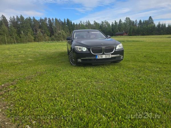 Melns BMW 7 Series 2009 Tallina, ar dzinēja tilpumu 3.00 L un nobraukumu 0 tūkst. km par 10000 €, foto 2 vietnē AUTOMOTO.COM.LV