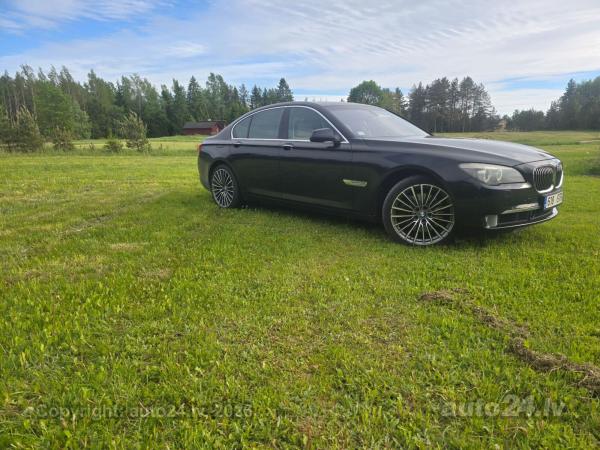 Melns BMW 7 Series 2009 Tallina, ar dzinēja tilpumu 3.00 L un nobraukumu 0 tūkst. km par 10000 €, foto 3 vietnē AUTOMOTO.COM.LV