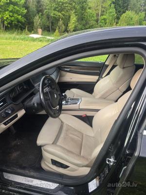 Black BMW 7 Series 2009 in Tallinn, with an engine capacity of 3.00 L and mileage of 0 thousand km for 10000 €, photo 7 on AUTOMOTO.COM.LV