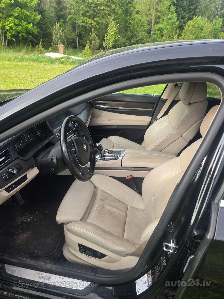 Black BMW 7 Series 2009 in Tallinn, with an engine capacity of 3.00 L and mileage of 0 thousand km for 10000 €, photo 7 on AUTOMOTO.COM.LV