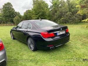 Melns BMW 7 Series 2009 Tallina, ar dzinēja tilpumu 3.00 L un nobraukumu 207 tūkst. km par 9500 €, foto  vietnē AUTOMOTO.COM.LV