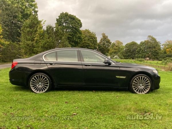 Melns BMW 7 Series 2009 Tallina, ar dzinēja tilpumu 3.00 L un nobraukumu 207 tūkst. km par 9500 €, foto 1 vietnē AUTOMOTO.COM.LV