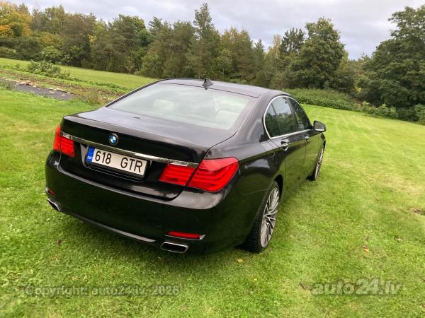 Melns BMW 7 Series 2009 Tallina, ar dzinēja tilpumu 3.00 L un nobraukumu 207 tūkst. km par 9500 €, foto 7 vietnē AUTOMOTO.COM.LV