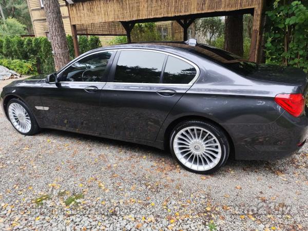 Black BMW 7 Series 2009 in Tallinn, with an engine capacity of 3.00 L and mileage of 315 thousand km for 12000 €, photo 10 on AUTOMOTO.COM.LV