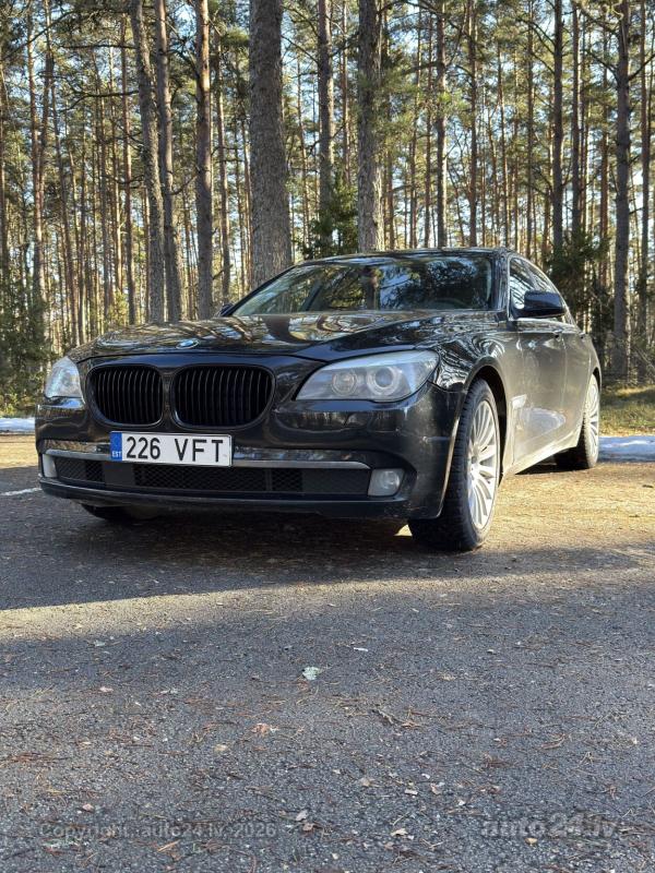Melns BMW 7 Series 2010 Tallina, ar dzinēja tilpumu 3.00 L un nobraukumu 476 tūkst. km par 7500 €, foto 2 vietnē AUTOMOTO.COM.LV