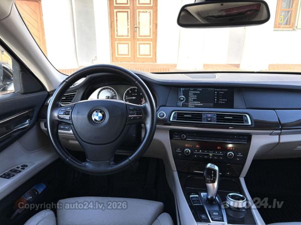 Melns BMW 7 Series 2010 Tartu, ar dzinēja tilpumu 3.00 L un nobraukumu 323 tūkst. km par 13000 €, foto 7 vietnē AUTOMOTO.COM.LV