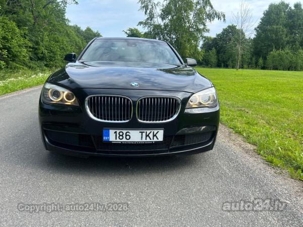 Melns BMW 7 Series 2010 Tallina, ar dzinēja tilpumu 3.00 L un nobraukumu 302 tūkst. km par 8200 €, foto 2 vietnē AUTOMOTO.COM.LV