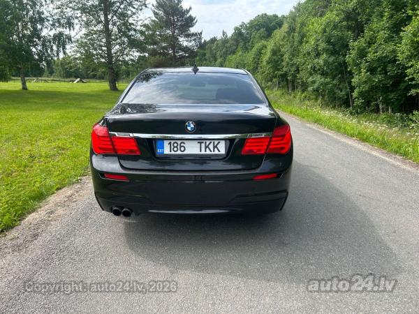 Melns BMW 7 Series 2010 Tallina, ar dzinēja tilpumu 3.00 L un nobraukumu 302 tūkst. km par 8200 €, foto 4 vietnē AUTOMOTO.COM.LV