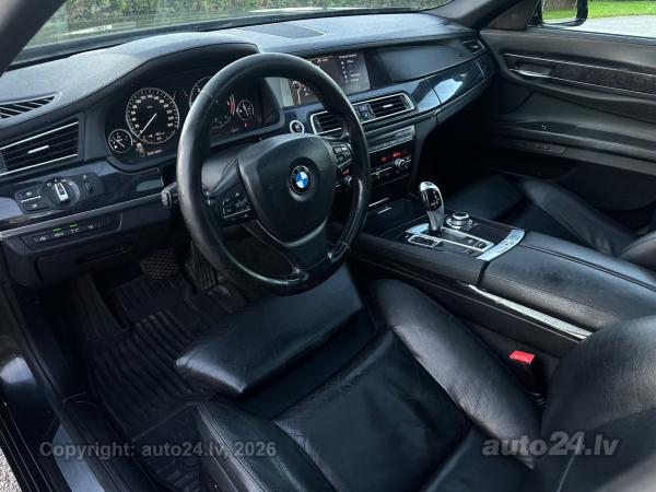 Melns BMW 7 Series 2010 Tallina, ar dzinēja tilpumu 3.00 L un nobraukumu 381 tūkst. km par 7990 €, foto 7 vietnē AUTOMOTO.COM.LV