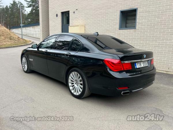 Melns BMW 7 Series 2010 Tallina, ar dzinēja tilpumu 3.00 L un nobraukumu 330 tūkst. km par 8000 €, foto 3 vietnē AUTOMOTO.COM.LV