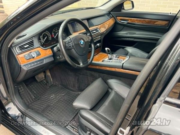 Melns BMW 7 Series 2010 Tallina, ar dzinēja tilpumu 3.00 L un nobraukumu 330 tūkst. km par 8000 €, foto 6 vietnē AUTOMOTO.COM.LV