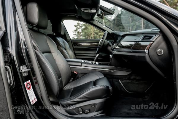 Melns BMW 7 Series 2010 Pērnava, ar dzinēja tilpumu 3.00 L un nobraukumu 375 tūkst. km par 8900 €, foto 10 vietnē AUTOMOTO.COM.LV