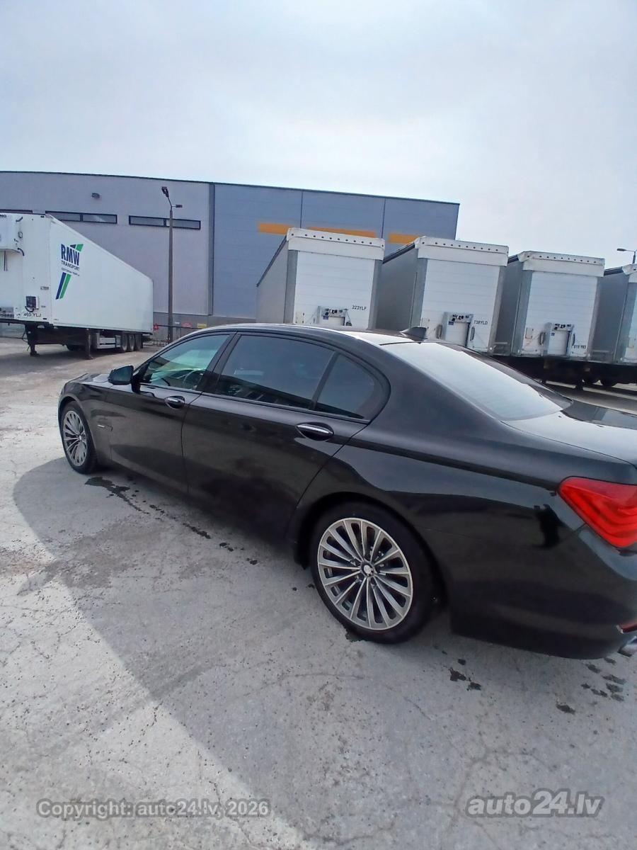 Melns BMW 7 Series 2010 Tallina, ar dzinēja tilpumu 3.00 L un nobraukumu 0 tūkst. km par 6000 €, foto 6 vietnē AUTOMOTO.COM.LV