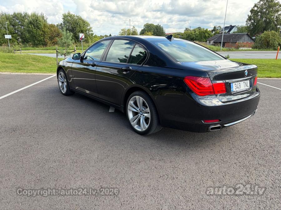 Black BMW 7 Series 2010 in Tallinn, with an engine capacity of 3.00 L and mileage of 351 thousand km for 10900 €, photo 5 on AUTOMOTO.COM.LV
