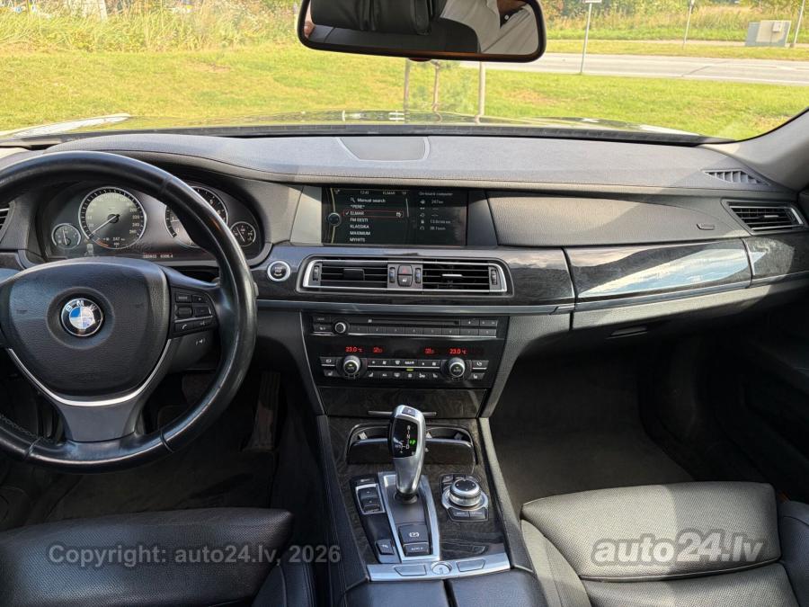 Black BMW 7 Series 2010 in Tallinn, with an engine capacity of 3.00 L and mileage of 351 thousand km for 10900 €, photo 7 on AUTOMOTO.COM.LV