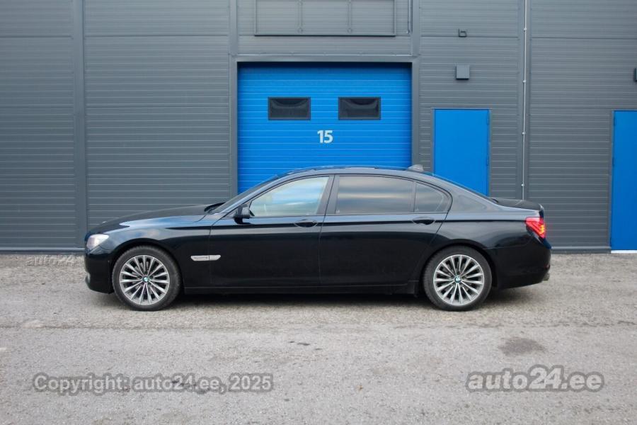 Melns BMW 7 Series 2011 Tallina, ar dzinēja tilpumu 3.00 L un nobraukumu 310 tūkst. km par 14999 €, foto 4 vietnē AUTOMOTO.COM.LV
