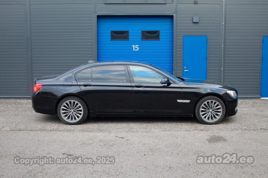 Melns BMW 7 Series 2011 Tallina, ar dzinēja tilpumu 3.00 L un nobraukumu 310 tūkst. km par 14999 €, foto 5 vietnē AUTOMOTO.COM.LV