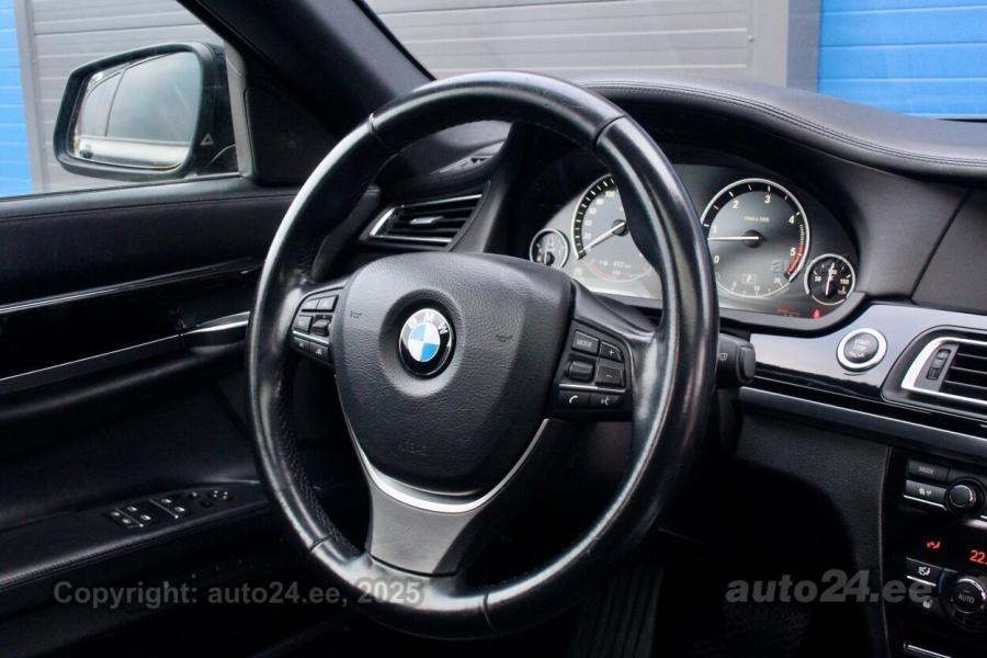 Melns BMW 7 Series 2011 Tallina, ar dzinēja tilpumu 3.00 L un nobraukumu 310 tūkst. km par 14999 €, foto 12 vietnē AUTOMOTO.COM.LV