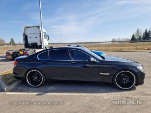 Black BMW 7 Series 2011 in Tallinn, with an engine capacity of 3.00 L and mileage of 305 thousand km for 14000 €, photo 4 on AUTOMOTO.COM.LV