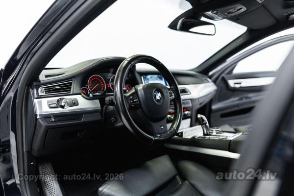 Melns BMW 7 Series 2011 Tallina, ar dzinēja tilpumu 3.00 L un nobraukumu 309 tūkst. km par 10890 €, foto 11 vietnē AUTOMOTO.COM.LV