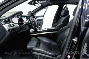 Black BMW 7 Series 2011 in Tallinn, with an engine capacity of 3.00 L and mileage of 309 thousand km for 10890 €, photo 12 on AUTOMOTO.COM.LV