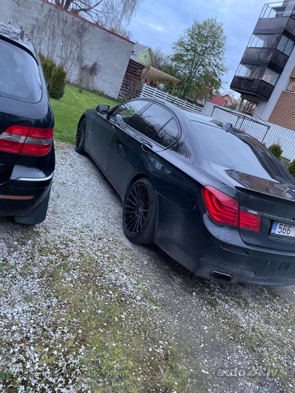 Melns BMW 7 Series 2011 Pērnava, ar dzinēja tilpumu 4.40 L un nobraukumu 165 tūkst. km par 11990 €, foto 2 vietnē AUTOMOTO.COM.LV
