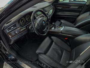 Melns BMW 7 Series 2011 Tallina, ar dzinēja tilpumu 4.40 L un nobraukumu 10 tūkst. km par 16700 €, foto 9 vietnē AUTOMOTO.COM.LV