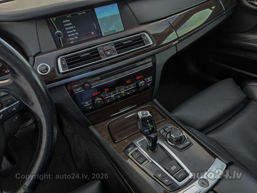 Melns BMW 7 Series 2011 Tallina, ar dzinēja tilpumu 4.40 L un nobraukumu 10 tūkst. km par 16700 €, foto 10 vietnē AUTOMOTO.COM.LV