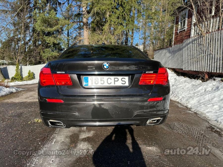 Melns BMW 7 Series 2011 Tallina, ar dzinēja tilpumu 4.40 L un nobraukumu 0 tūkst. km par 11500 €, foto 6 vietnē AUTOMOTO.COM.LV