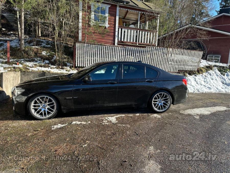 Melns BMW 7 Series 2011 Tallina, ar dzinēja tilpumu 4.40 L un nobraukumu 0 tūkst. km par 11500 €, foto 12 vietnē AUTOMOTO.COM.LV