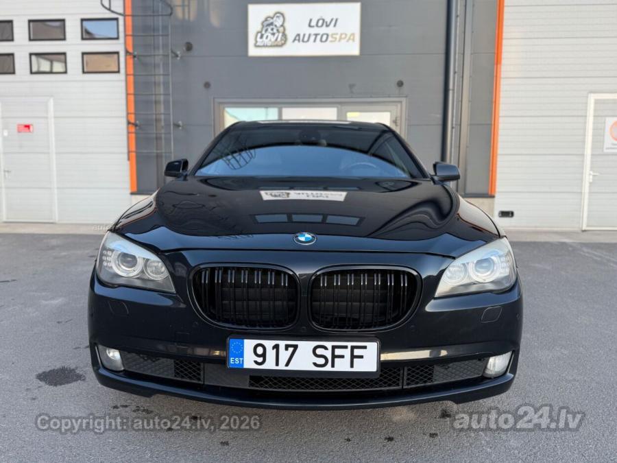 Black BMW 7 Series 2011 in Kuressaare, with an engine capacity of 3.00 L and mileage of 317 thousand km for 12999 €, photo 1 on AUTOMOTO.COM.LV