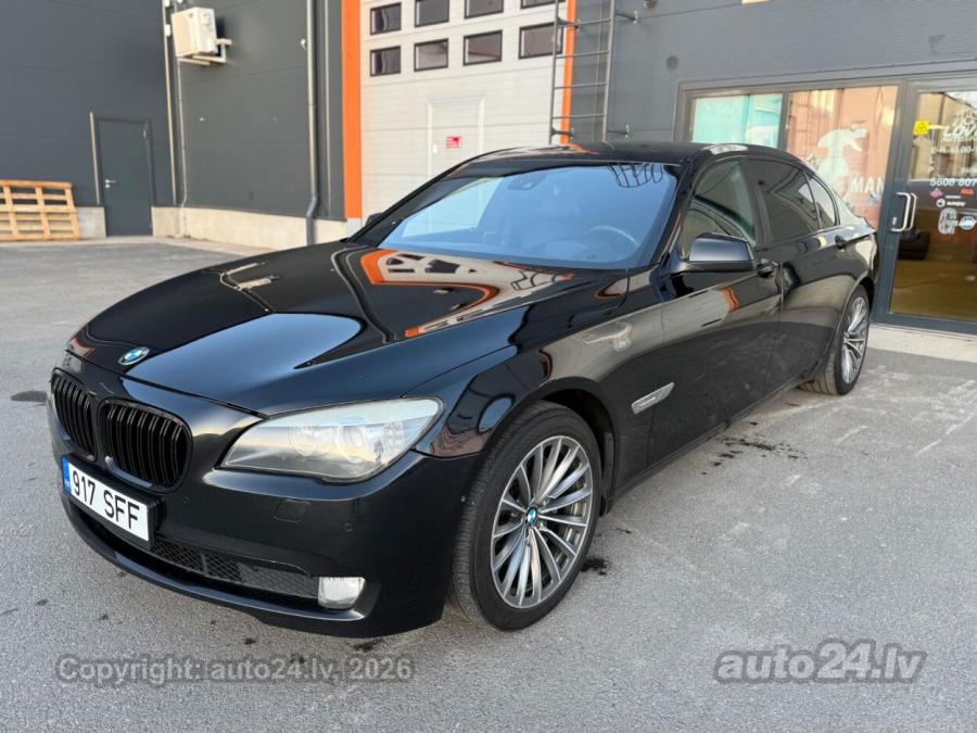 Black BMW 7 Series 2011 in Kuressaare, with an engine capacity of 3.00 L and mileage of 317 thousand km for 12999 €, photo 2 on AUTOMOTO.COM.LV
