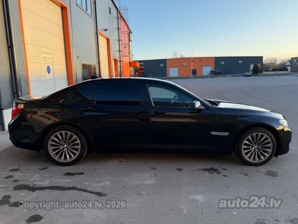 Melns BMW 7 Series 2011 Kuresāre, ar dzinēja tilpumu 3.00 L un nobraukumu 317 tūkst. km par 12999 €, foto 7 vietnē AUTOMOTO.COM.LV