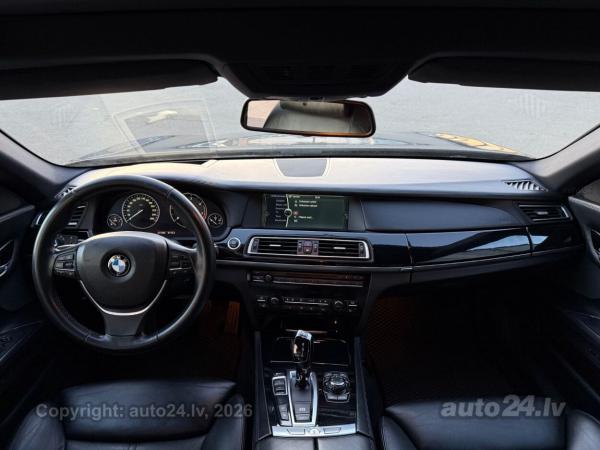 Melns BMW 7 Series 2011 Kuresāre, ar dzinēja tilpumu 3.00 L un nobraukumu 317 tūkst. km par 12999 €, foto 10 vietnē AUTOMOTO.COM.LV