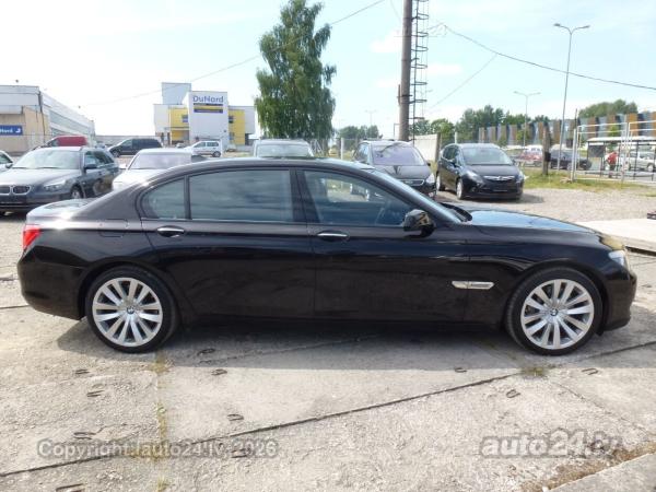 Melns BMW 7 Series 2011 Tartu, ar dzinēja tilpumu 4.40 L un nobraukumu 159 tūkst. km par 15950 €, foto 4 vietnē AUTOMOTO.COM.LV