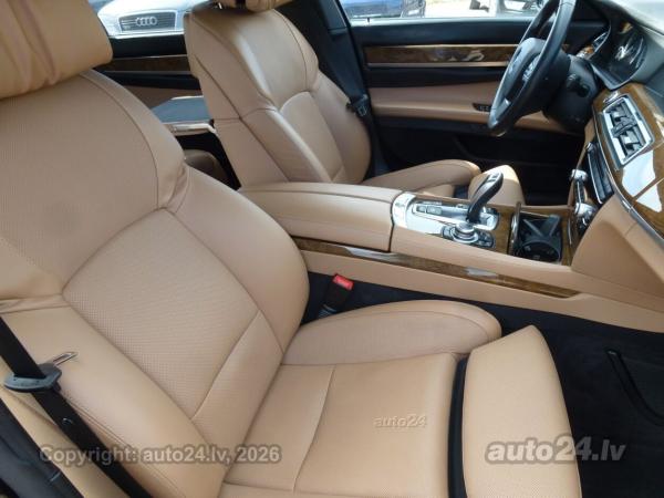Melns BMW 7 Series 2011 Tartu, ar dzinēja tilpumu 4.40 L un nobraukumu 159 tūkst. km par 15950 €, foto 9 vietnē AUTOMOTO.COM.LV