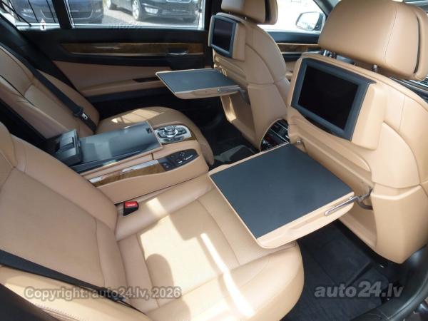 Melns BMW 7 Series 2011 Tartu, ar dzinēja tilpumu 4.40 L un nobraukumu 159 tūkst. km par 15950 €, foto 10 vietnē AUTOMOTO.COM.LV