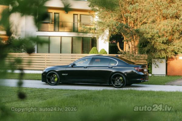 Black BMW 7 Series 2011 in Tallinn, with an engine capacity of 3.00 L and mileage of 296 thousand km for 13750 €, photo 5 on AUTOMOTO.COM.LV