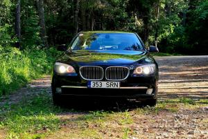Black BMW 7 Series 2011 in Tallinn, with an engine capacity of 3.00 L and mileage of 240 thousand km for 9000 €, photo 3 on AUTOMOTO.COM.LV