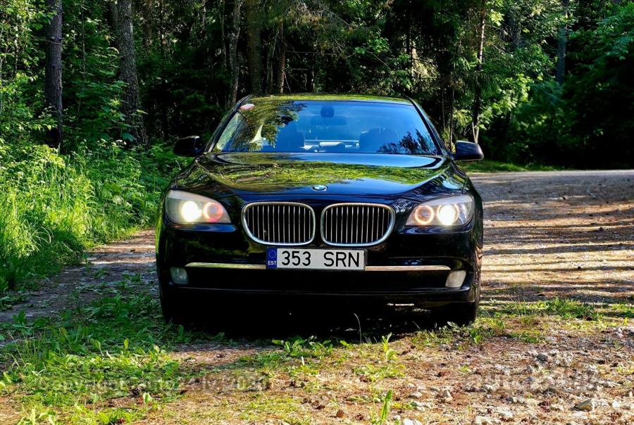 Black BMW 7 Series 2011 in Tallinn, with an engine capacity of 3.00 L and mileage of 240 thousand km for 9000 €, photo 3 on AUTOMOTO.COM.LV