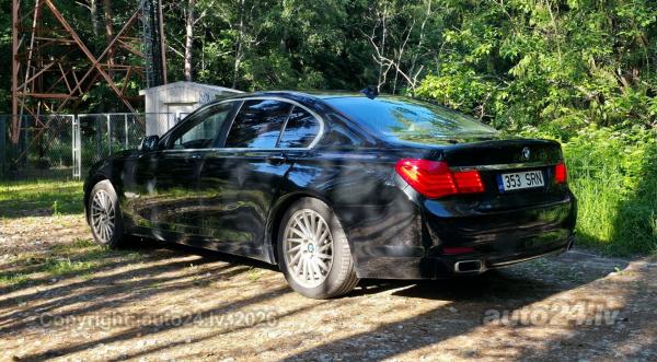 Black BMW 7 Series 2011 in Tallinn, with an engine capacity of 3.00 L and mileage of 240 thousand km for 9000 €, photo 4 on AUTOMOTO.COM.LV
