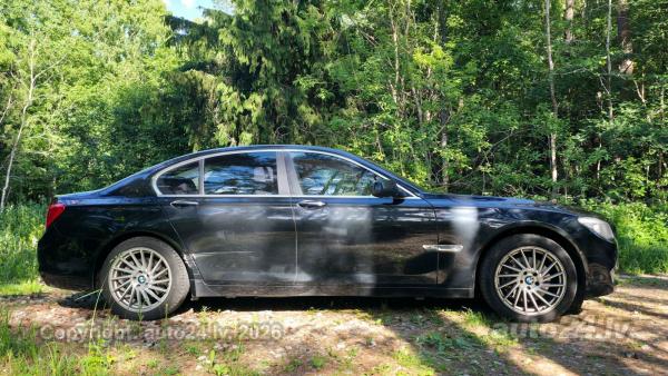 Black BMW 7 Series 2011 in Tallinn, with an engine capacity of 3.00 L and mileage of 240 thousand km for 9000 €, photo 6 on AUTOMOTO.COM.LV