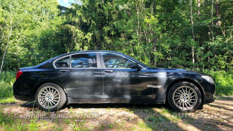 Black BMW 7 Series 2011 in Tallinn, with an engine capacity of 3.00 L and mileage of 240 thousand km for 9000 €, photo 7 on AUTOMOTO.COM.LV